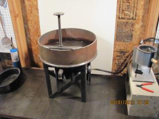 New bottom pour smelting pot!