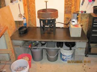 New bottom pour smelting pot!