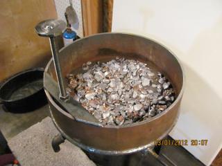 New bottom pour smelting pot!